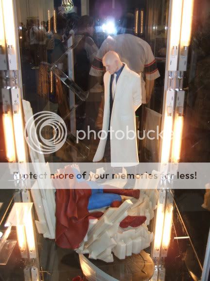 Superman Return statues pictures - Statue Forum