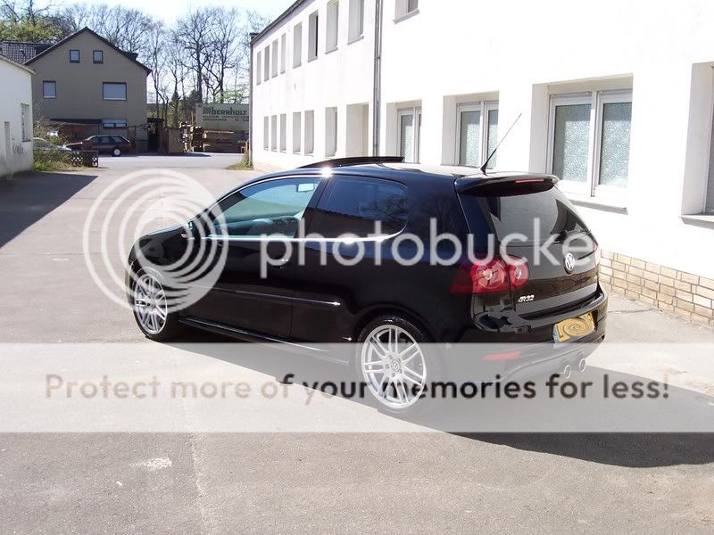 MK5 R32 Black pictures... | VW Golf R32 Forum