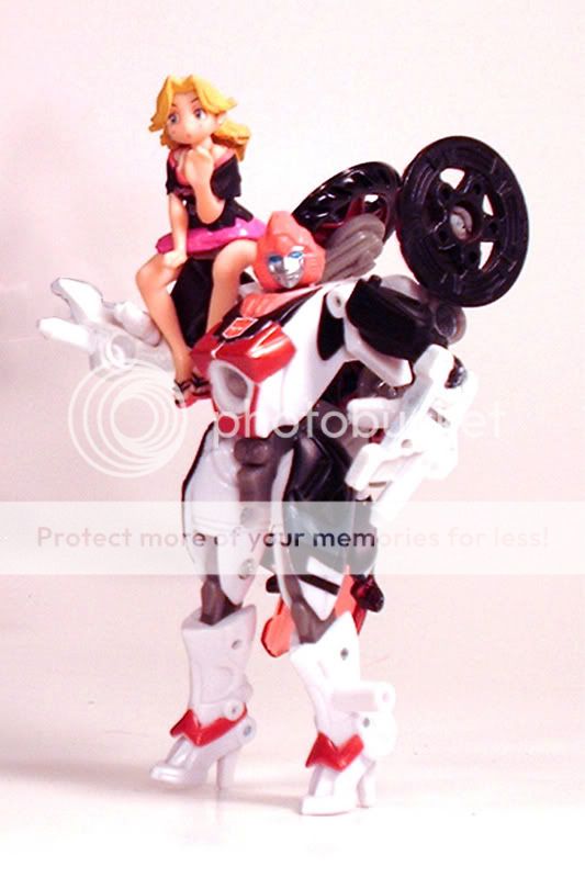 Official Promotional Images of Binaltech BT-21 Arcee and BT-22 Convoy ...