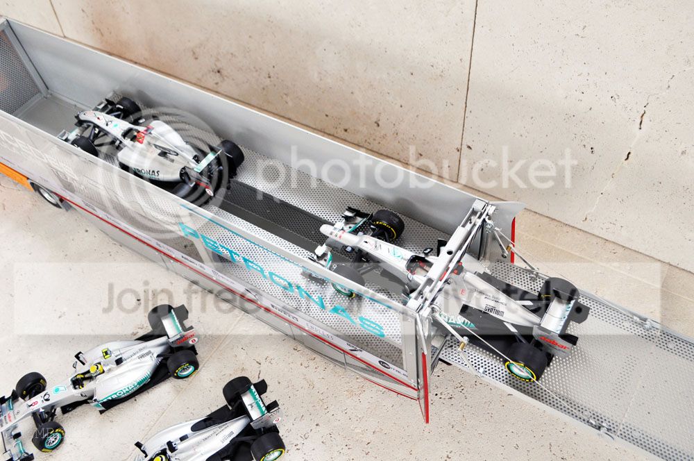Mercedes Actros + F1AMG Petronas Trailer - Originale Modelle ...